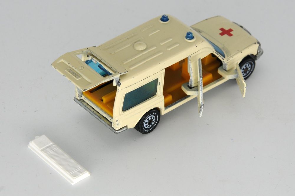 Siku 1613 - Mercedes Krankenwagen / ambulance (Gebraucht) in Ostermundigen für CHF 3 – mit ...