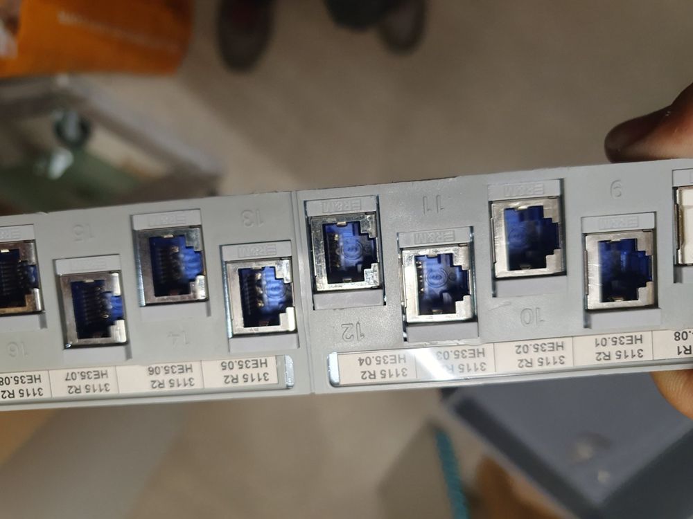 RDM R&M 24x Patchpanel 24 19 Zoll Rack 19" 24xRJ45 (Gebraucht) in ...