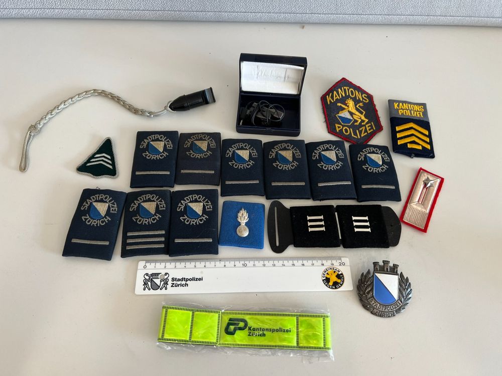 Lot Polizeiabzeichen Zürich | Kaufen auf Ricardo