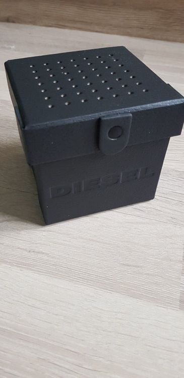 Diesel Herrenarmbanduhr DZ4459 Mega Chief Chronograph | Kaufen auf Ricardo