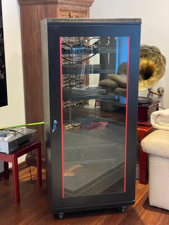 26 unit 19 inch Metal black Server rack H: 139cms, W: 60 cms | Kaufen ...