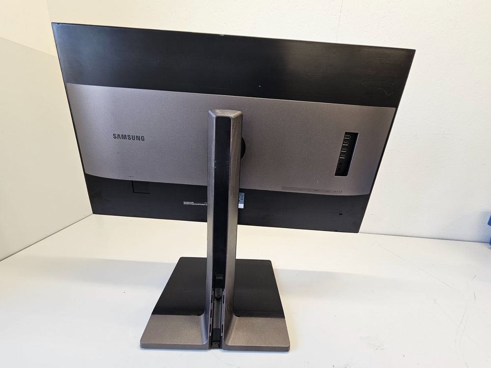 Samsung Monitor 32 Zoll Model: LS32D85K | Kaufen auf Ricardo