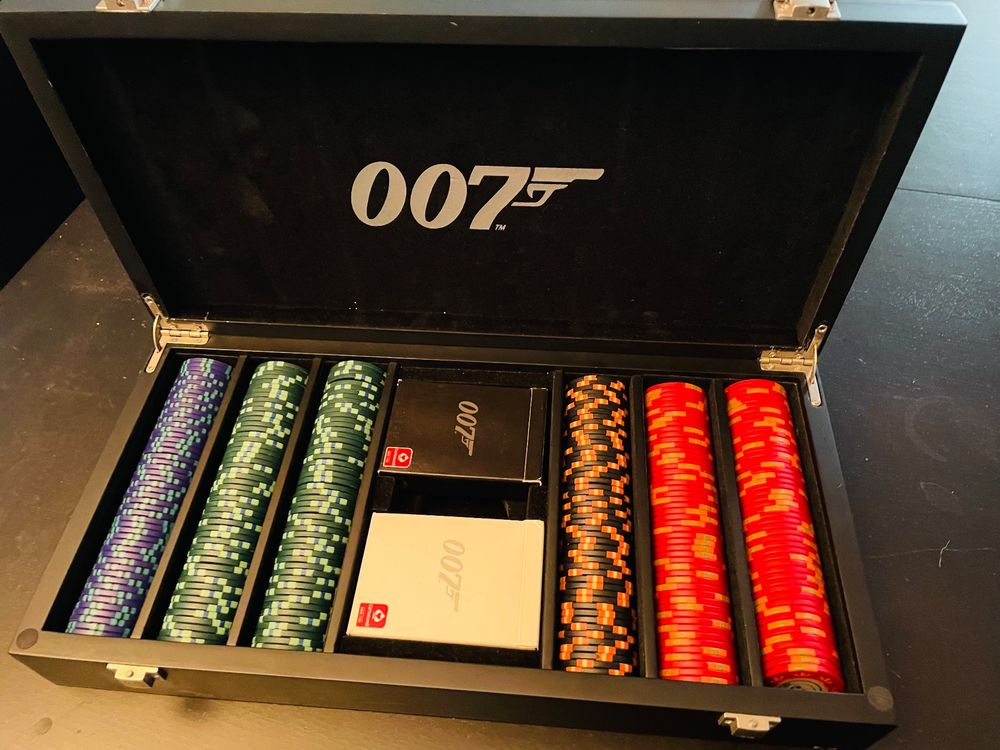 007 James Bond Deluxe Poker Set mit schwarzem Koffer (Gebraucht) in ...