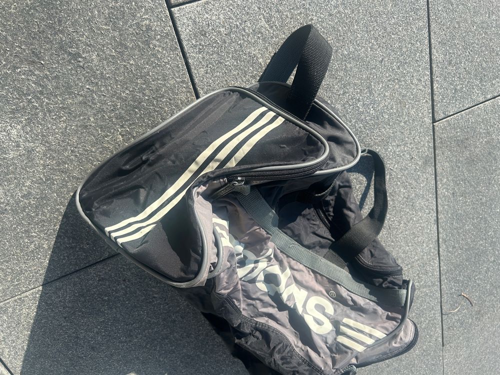 Adidas Sporttasche – praktisch & stylisch – mit Schultergurt (Gebraucht ...