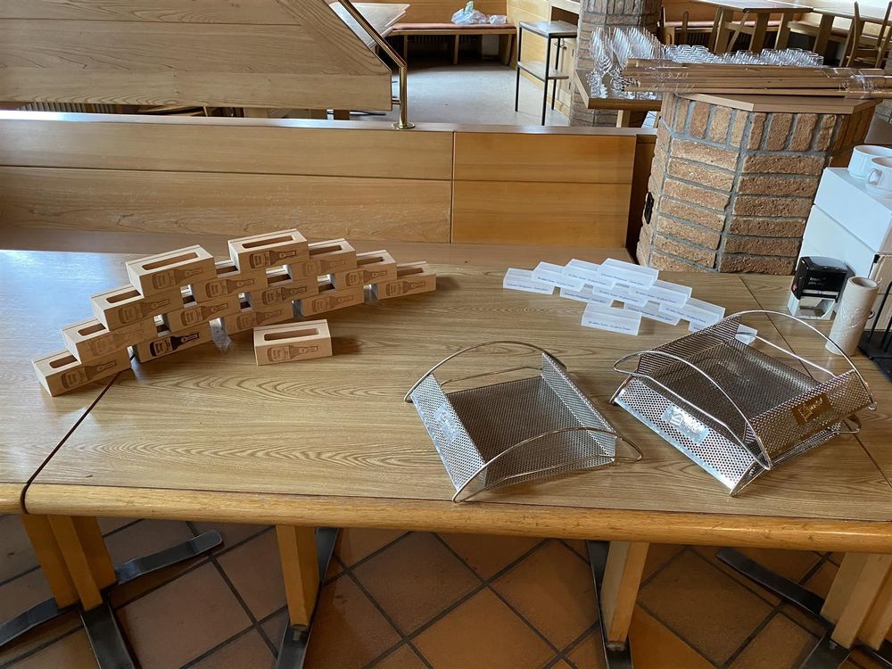 Posten mit Menu-/Glacékartenständer-Q048 | Kaufen auf Ricardo