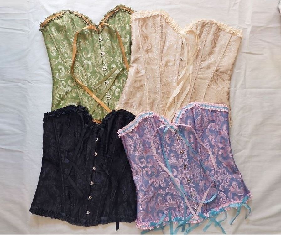 4 Stück Korsett GR 36-38 Spitze RTX / 4 corsets dentelle RTX | Kaufen ...