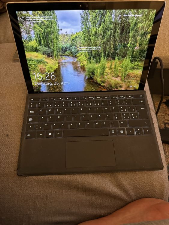 Surface Pro 4. 2.2 GHz i7. 16 GB 256 SSD | Kaufen auf Ricardo