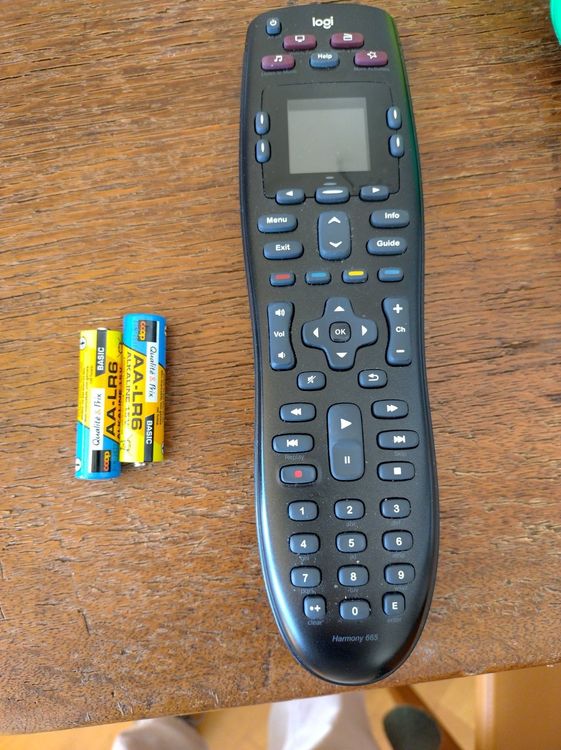 Logitech Harmony 665 | Kaufen auf Ricardo