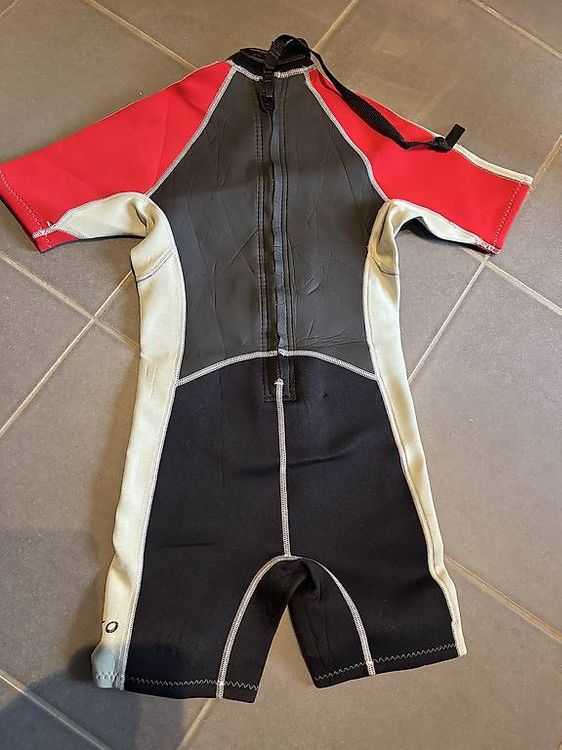 Neopren Anzug für Kinder, Grösse 152 / 12 Jahre (Gebraucht) in Riaz für ...