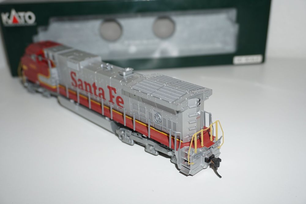 KATO 37-1203 - Santa Fe C44-9W Dash 9 Diesellok H0/DC (Gebraucht) in Matten b. Interl für CHF 62 ...