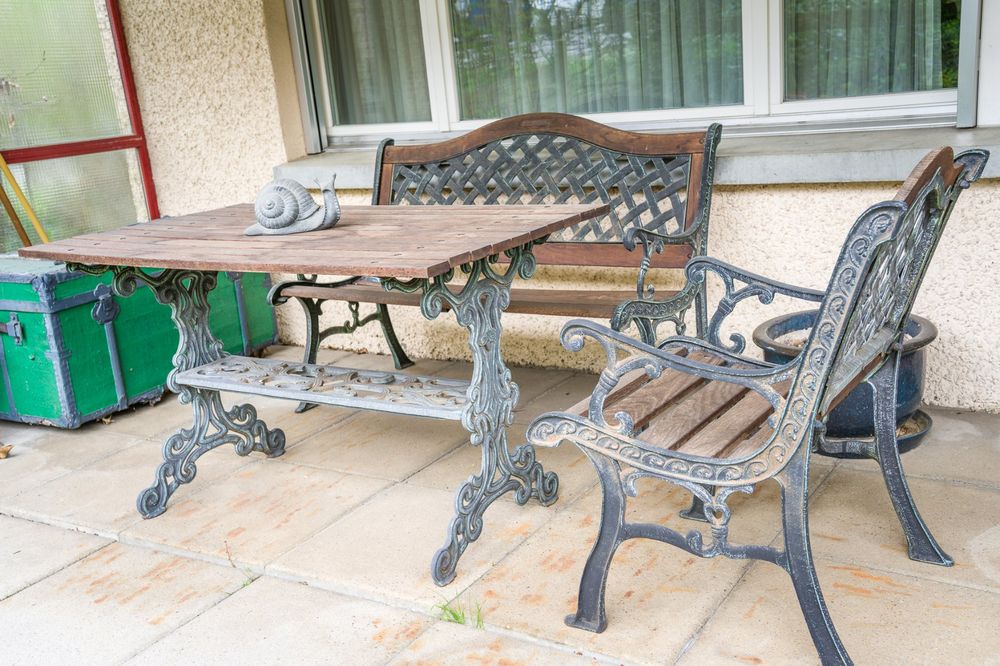 "Berkeley Forge" Terrassenmöbel aus Gusseisen und Eiche. USA (Gebraucht ...