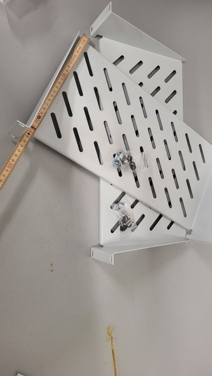 2 Stk. Rack Tablar hellgrau (Gebraucht) in Triengen für CHF 6 – mit ...