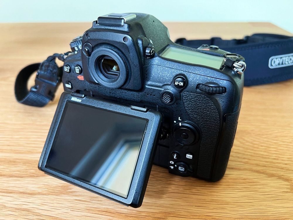 Nikon D850 mit GPS und Objektiv Tamron AF 24-70mm 2.8 Di V6 (Gebraucht ...