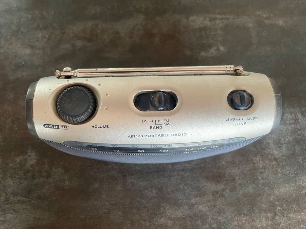 Ancienne Radio Portable Philips AE2160 (Gebraucht) in Vallamand für CHF ...