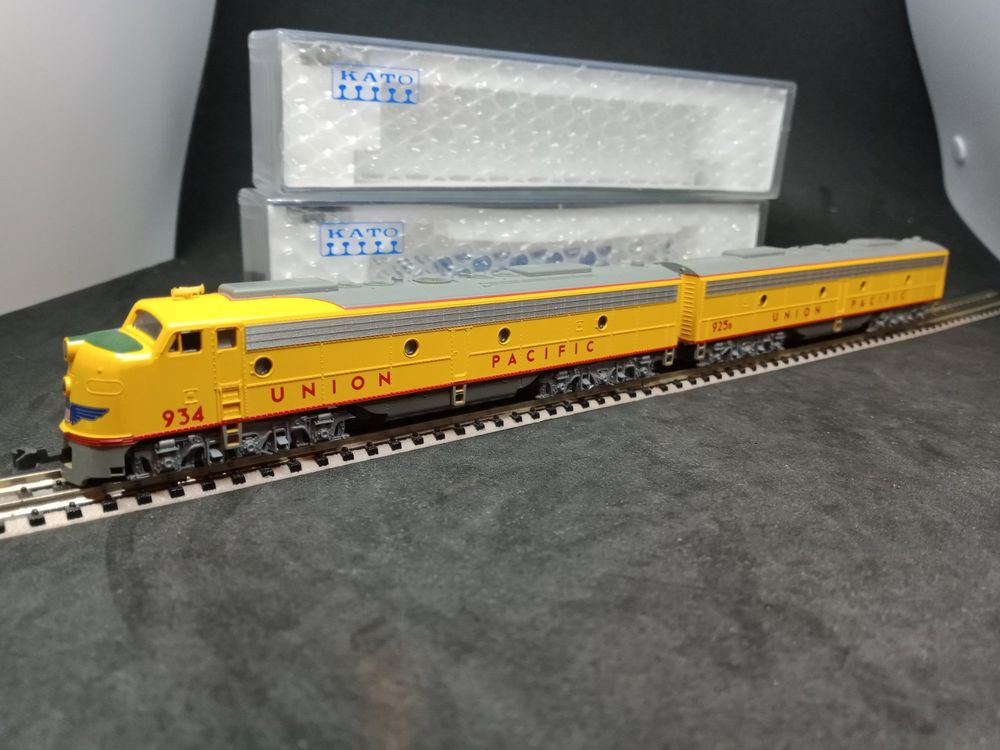 Spur N Kato EMD E8/9 176-293 und 176-264 Union Pacific (Gebraucht) in ...