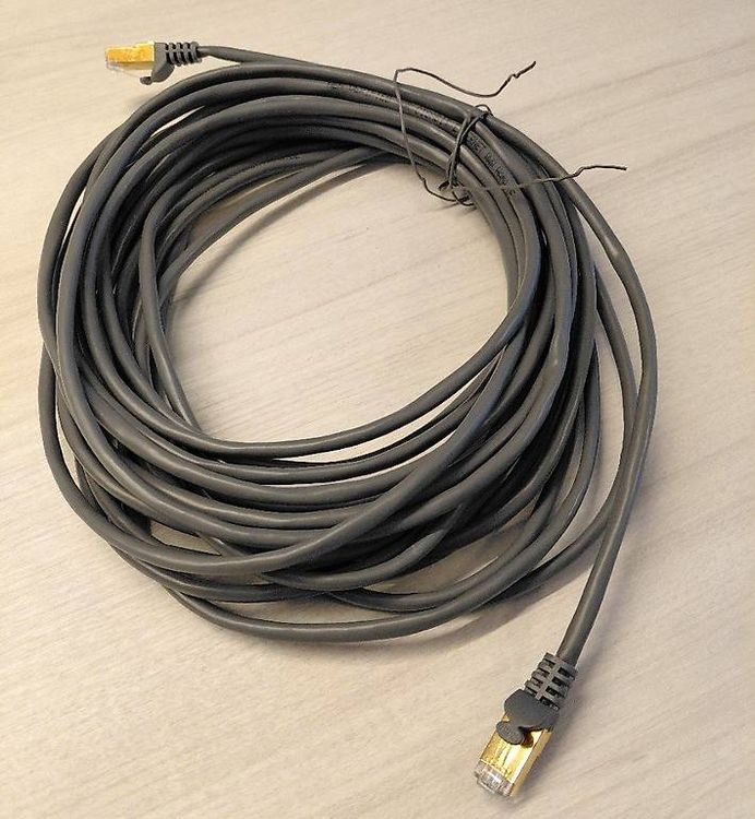 Câble réseau Ethernet 🔌- 10m (D'occasion) à St-Livres pour CHF 5 – avec ...