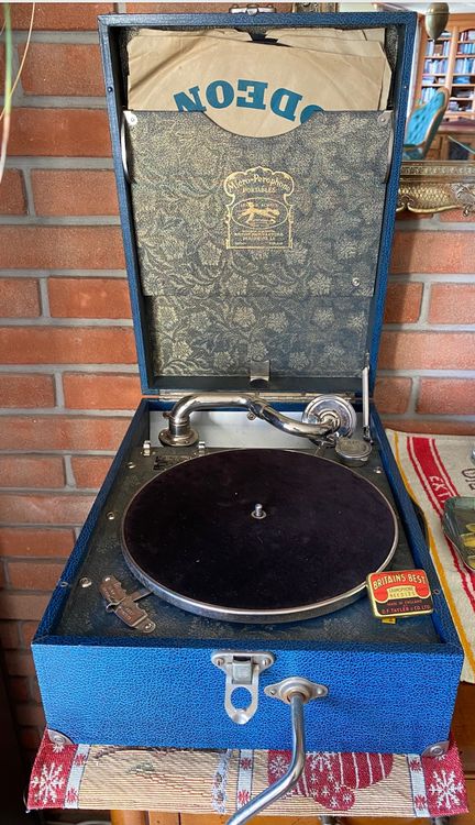 Beautiful Antique vintage Portabl Micro perophone gramophon | Kaufen ...