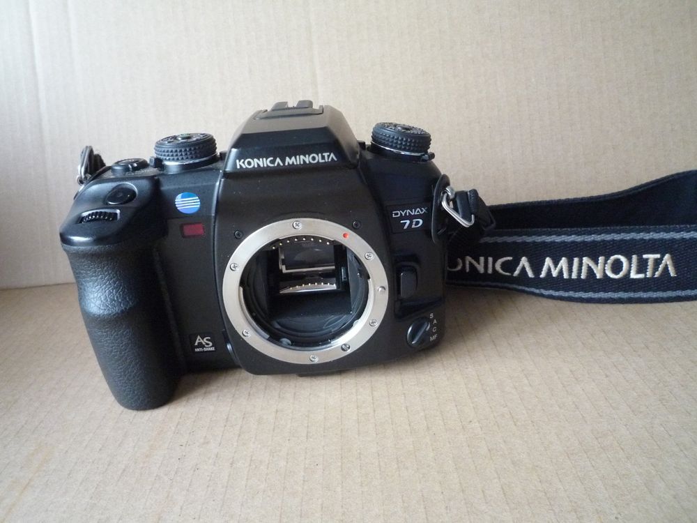 Minolta Dynax 7D Kameragehäuse ohne Akku - sans batterie | Kaufen auf Ricardo