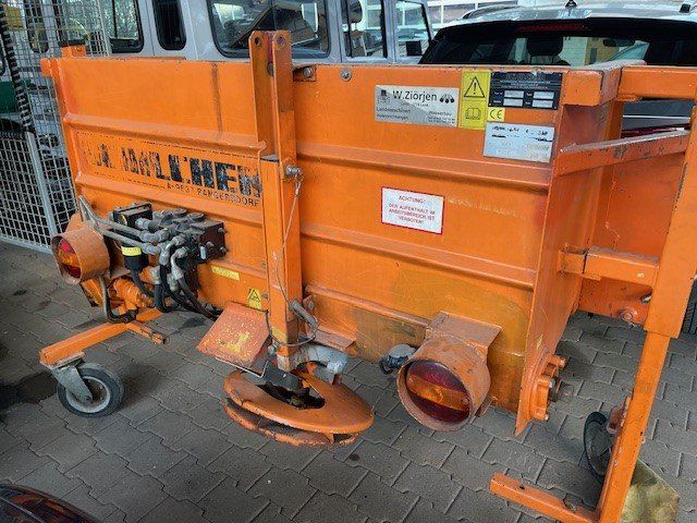 Schilcher Streuer (Gebraucht) in Lenk im Simmental für CHF 220 – nur Abholung auf Ricardo kaufen