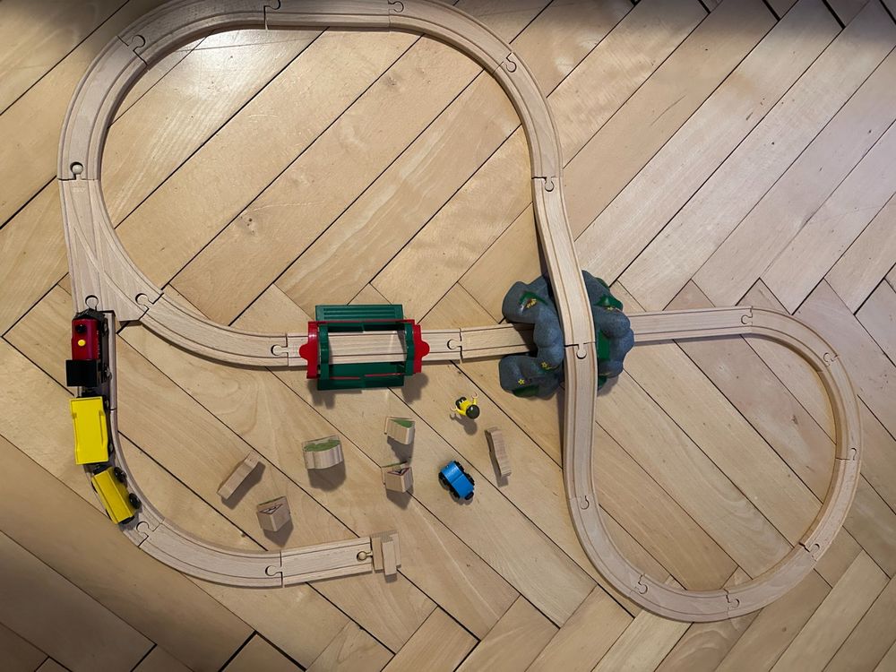 Brio Eisenbahn Set mit 37 Teilen in einer grünen Brio-Box (Gebraucht ...