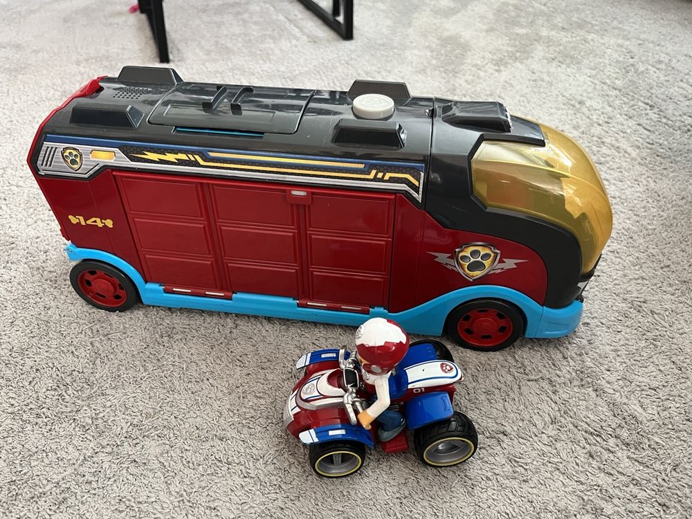 Paw Patrol, Bus mit Fahrzeugen (Gebraucht) in für CHF 20 – mit ...