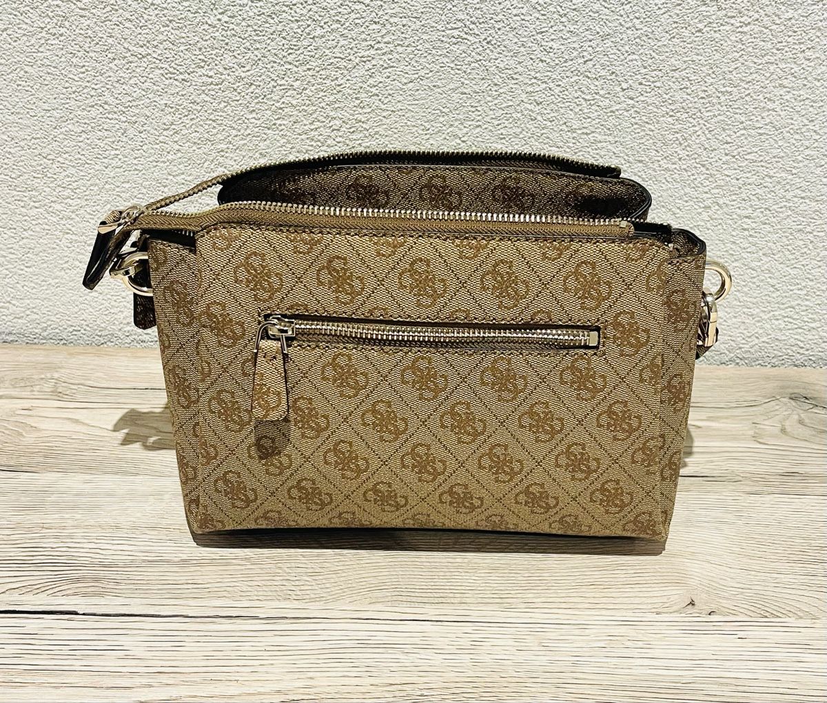 Sac à main « Guess » NEUF (Neuf avec emballage d'origine) à Sion pour ...