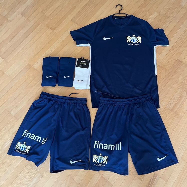 Fc Zurich FCZ Trikot Set Nike inkl Hosen (Gebraucht) in Winterthur für ...