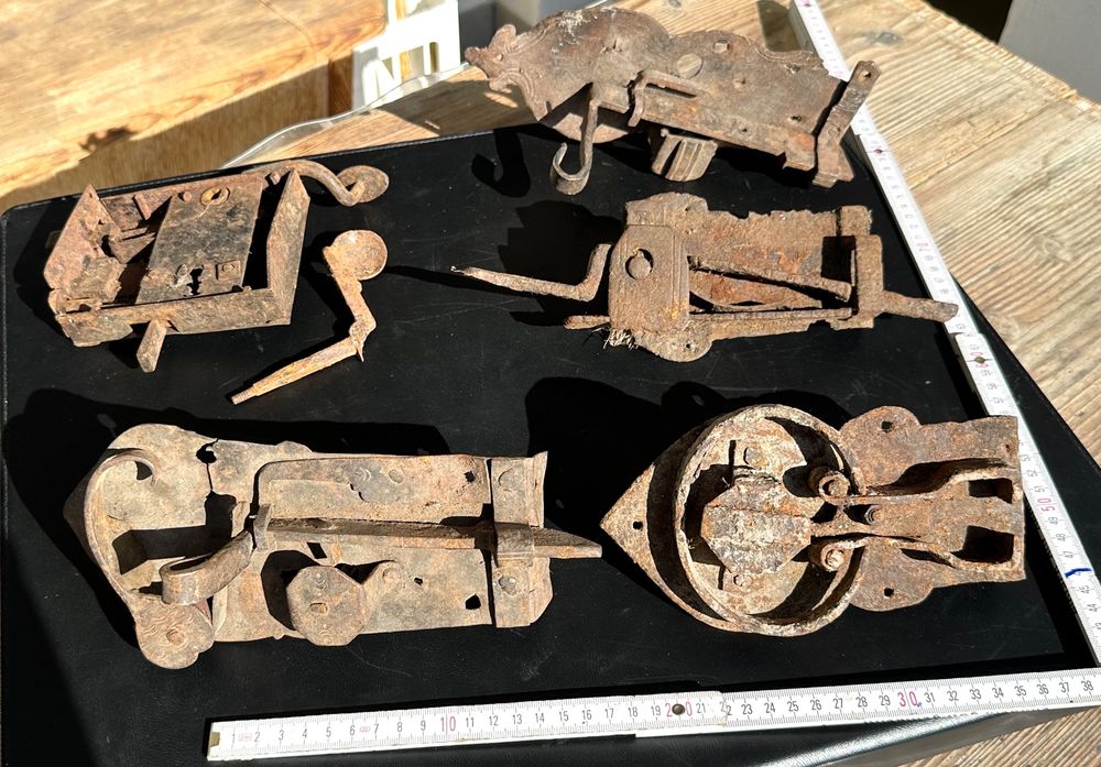 5 antike Schlösser, ev. Truhenschlösser, tolle Patina (Gebraucht) in ...