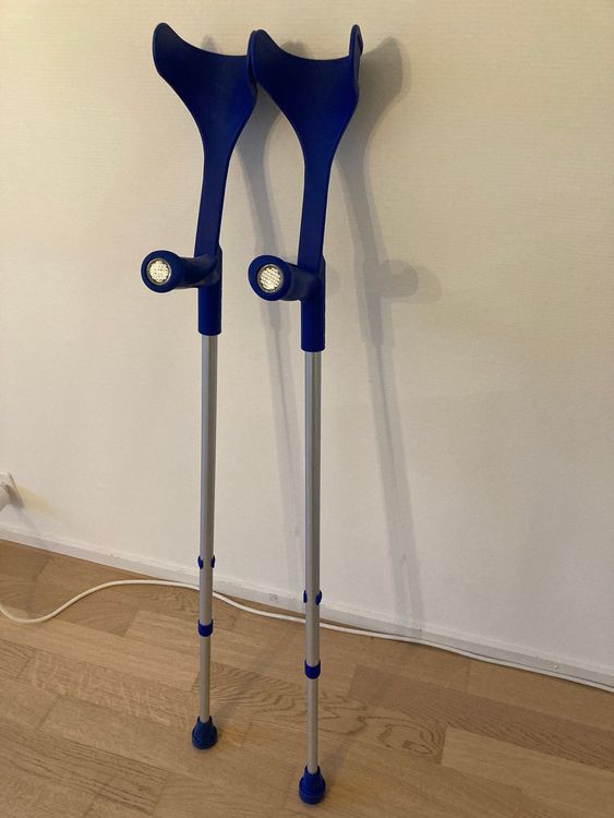 1 Paar Krücken / Gehhilfen | Kaufen auf Ricardo