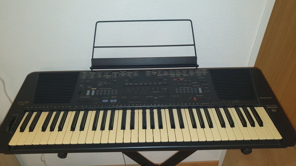 Keyboard Technics KN700 (Midi und Batteriebetrieb) (Gebraucht) in für ...