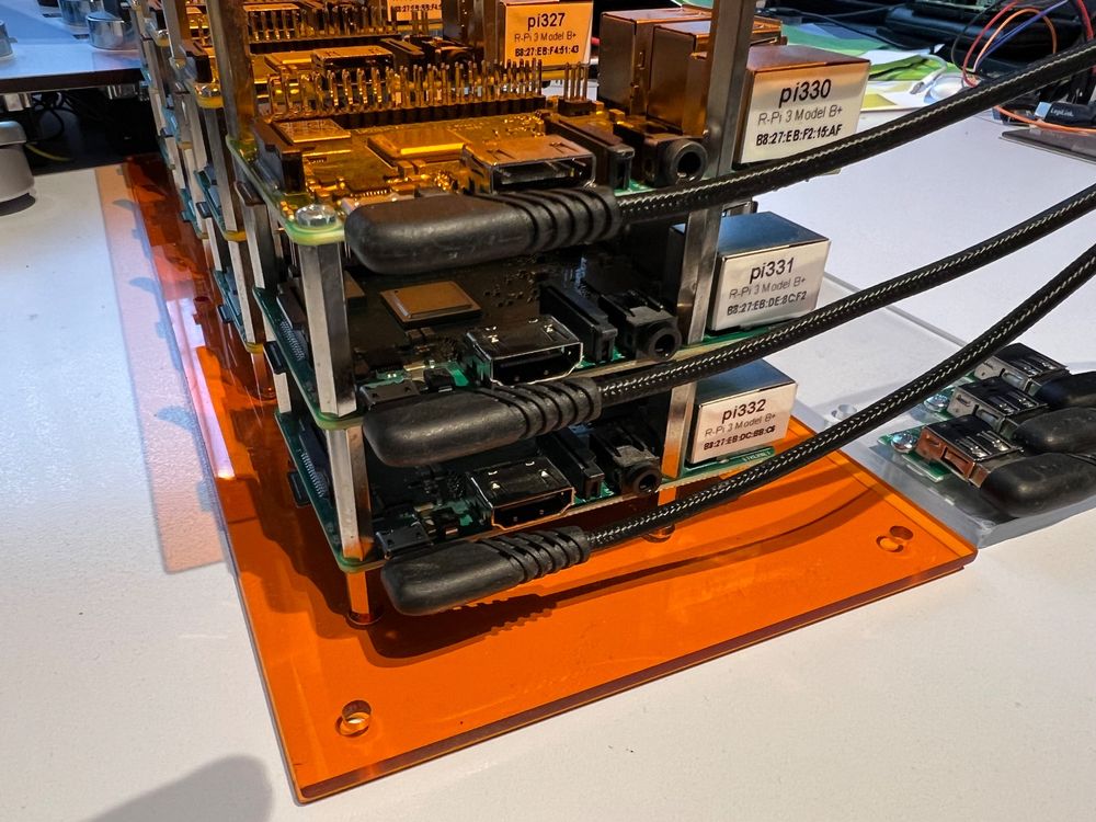 Raspberry PI 3B+ Cluster - 12 Nodes + Power Supply (Gebraucht) in Worb ...