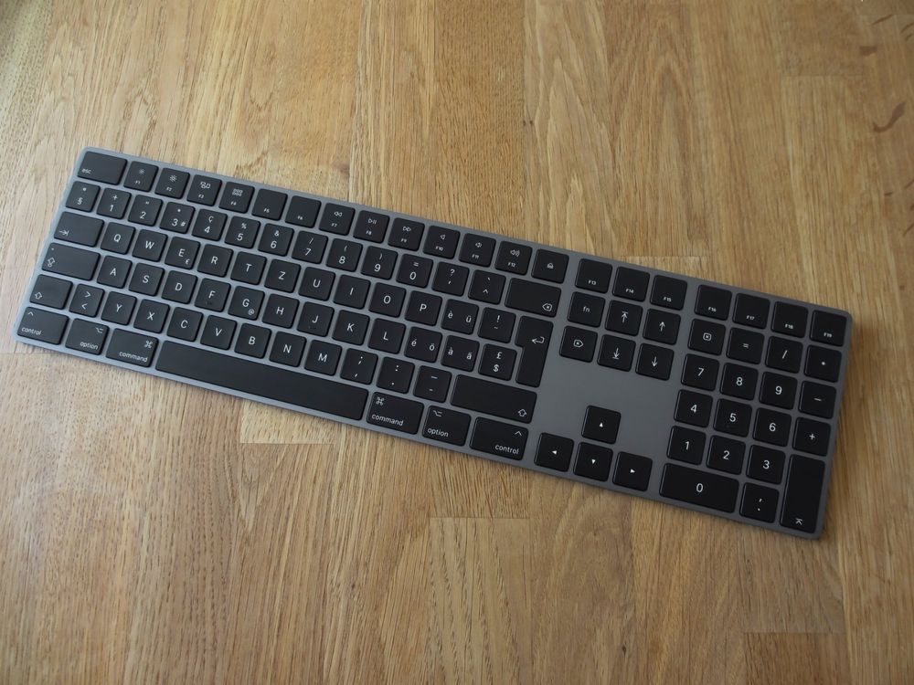 Apple Magic Keyboard mit CH-Layout, Spacegrey Neu/Neuwertig (Neu ...
