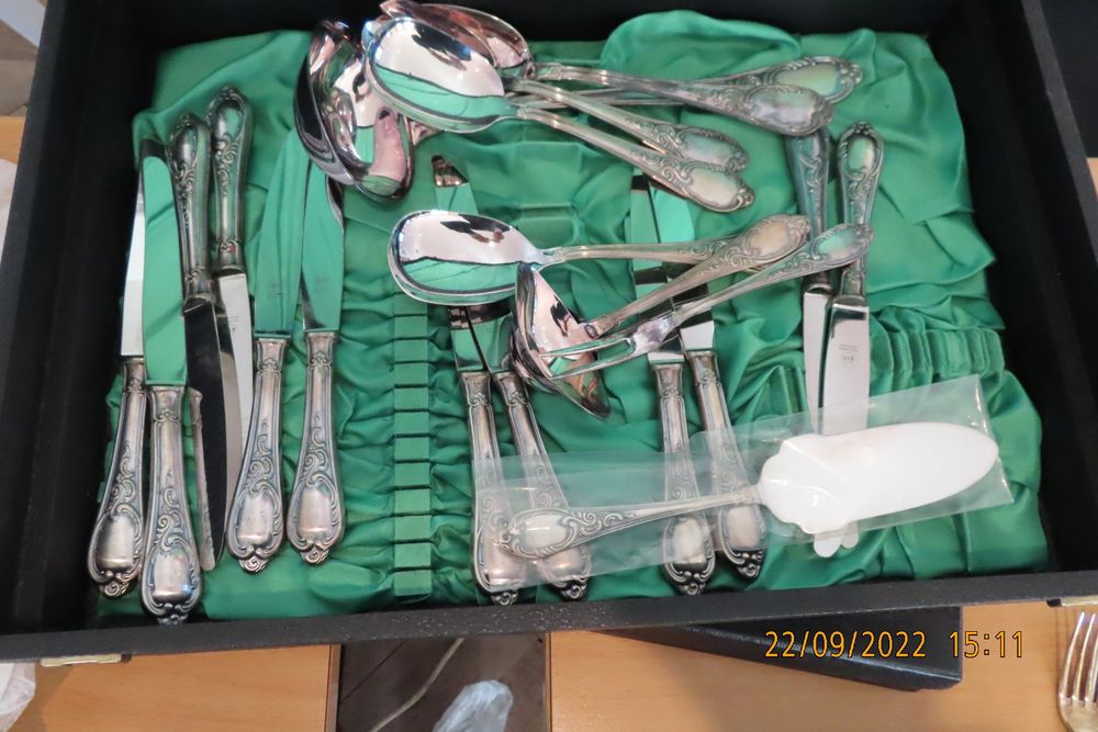 Silberbesteck 68 teilig, neuwertig, mit Besteck Kasten (Gebraucht) in Oberdorf BL für CHF 799 ...