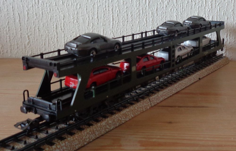 Märklin 4084, 2 Reisezug-Autotransportwagen mit Autos, H0 | Kaufen auf ...