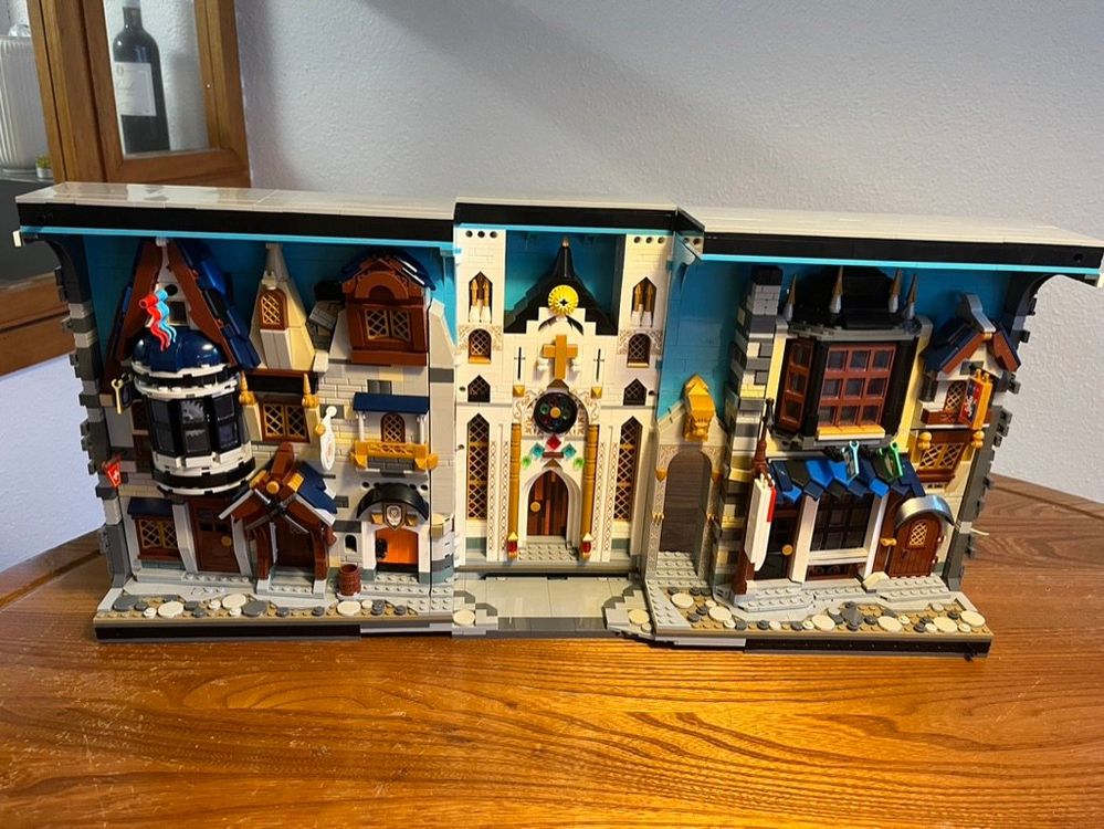 Mittelalterliche Stadt Book Nook mit Licht Reobrix 66026 (Neu (gemäss ...