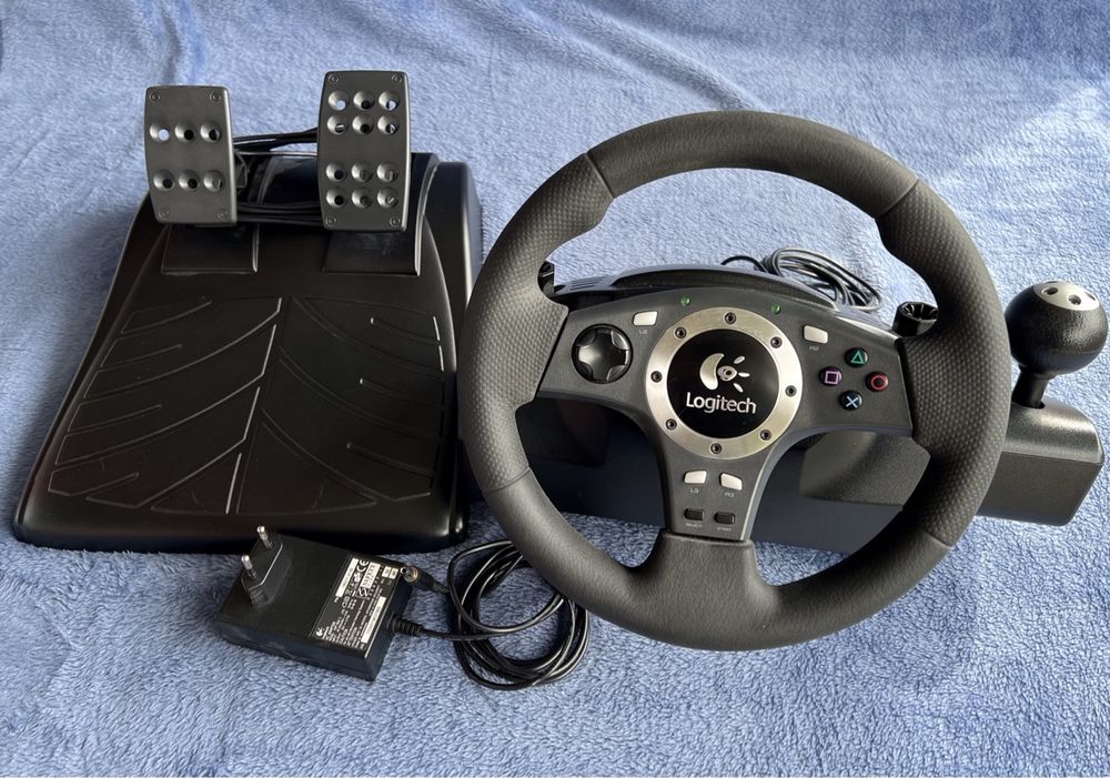 Logitech Lenkrad und Pedale | Kaufen auf Ricardo