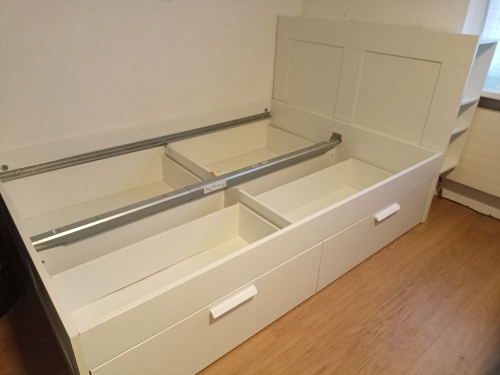 Wunderschne Brimnes Bett Mit Kopfteil Fotos