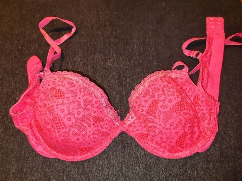 BH Größe 85B,push up von Benotti (Gebraucht) in Vinelz für CHF 5 – mit ...