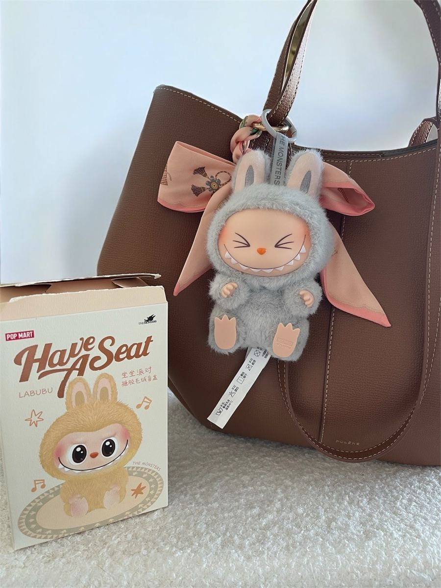 Labubu Pop Mart (Neu und originalverpackt) in Basel für CHF 43 – mit Lieferung auf Ricardo kaufen