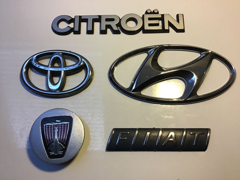 Lot mit div."AUTOEMBLEMEN" Fiat Rover Toyota Hyundai Citroen (Gebraucht ...