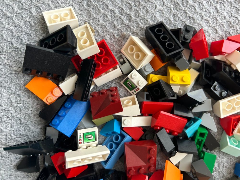 300 Gramm grosse und kleine Lego Dächer ab 1 Franken | Kaufen auf Ricardo