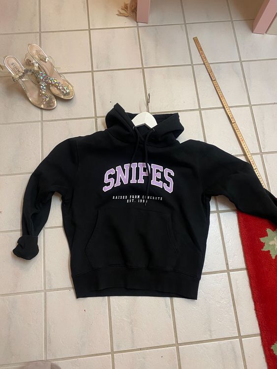 Mädchen Hoodie SNIPES 🤩 (Gebraucht) in Gutenswil für CHF 10 – mit Lieferung auf Ricardo kaufen