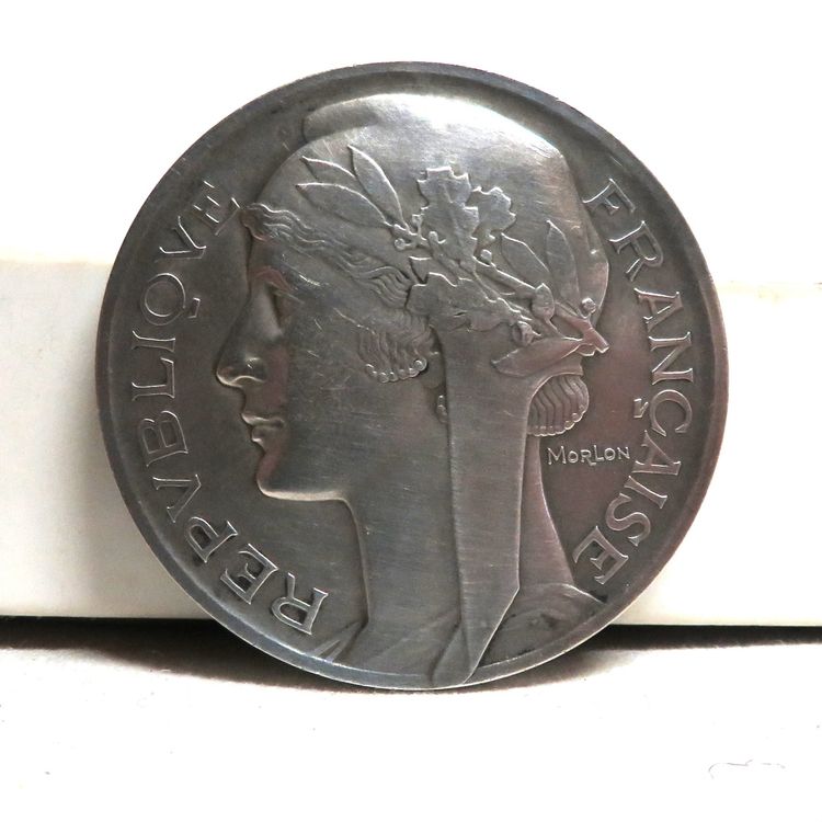 Medaille "EDUCATION PHYSIQUE" Frankreich Bronce versilbert (Gebraucht) in Tüscherz-Alfermée für ...