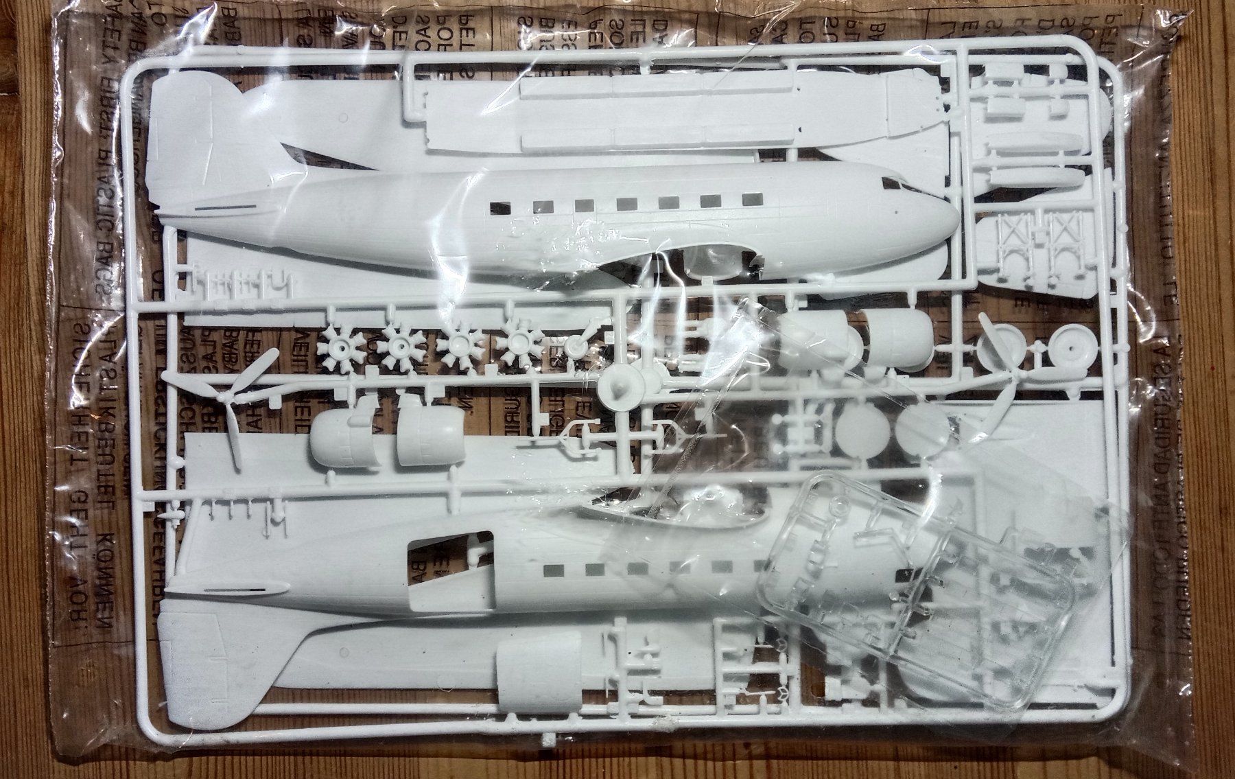 Revell DC-3 Airliner Pacific Southwest Échelle 1/90 (Neuf (Voir ...