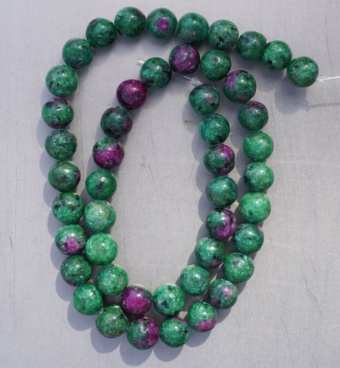 1 Strang wunderschöne Jade Perlen, 8mm | Kaufen auf Ricardo
