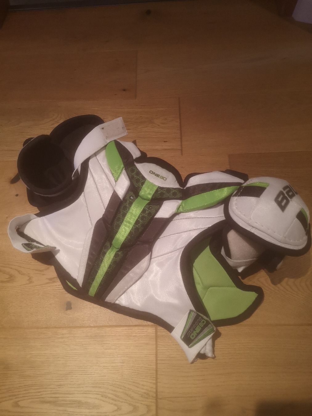 Bauer Eishockey Schulterschutz ONE.50 - Grösse Small (Gebraucht) in ...