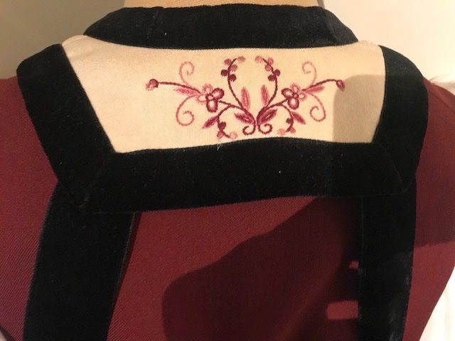 Tracht, Solothurner Tracht, Gr. 40 (Gebraucht) in Hindelbank für CHF 690 – mit Lieferung auf ...