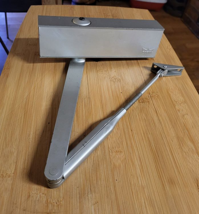 Groom de porte - fermeture automatique de porte (Gebraucht) in Genève ...