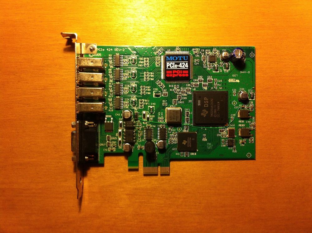 motu pci-e 424 + motu 24i (Usato) a Chavannes-des-Bois per CHF 100 ...