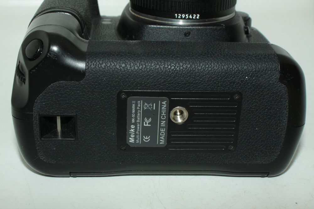 CANON 5D Mark II + GRIP + Akku + LG+ Anleit.+ EF 1.8 / 50 mm (Gebraucht ...